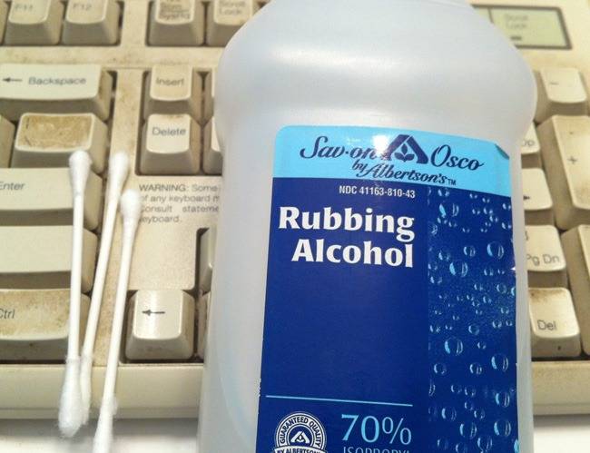 How to Thoroughly Clean Your Keyboard (Without Breaking Anything)