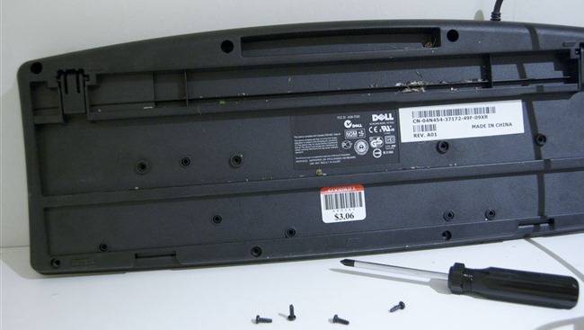 How to Clean Your Filthy Keyboard in the Dishwasher (Without Ruining it)