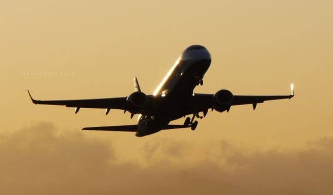 Yes, You Can Use Electronics During Takeoff and Landing: What You Need ...