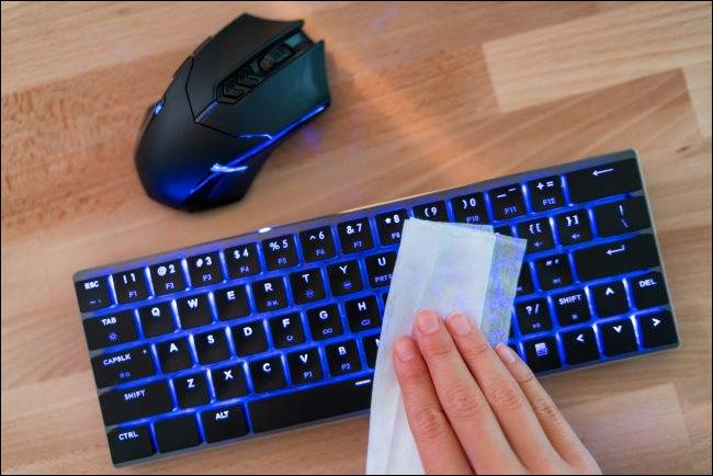 How to Disinfect Your Mouse and Keyboard