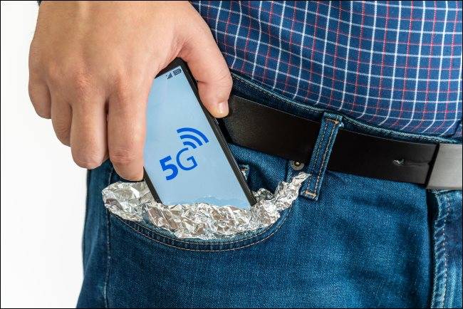 Here's What Wrapping Your Phone in Aluminum Foil Does