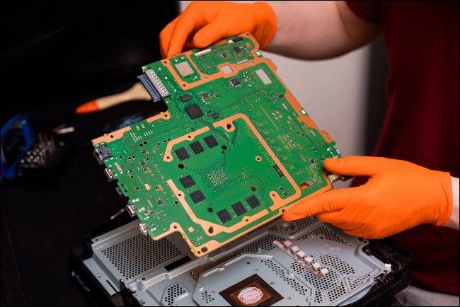 6 Things to Do With Your Old PS4, Xbox, or Other Console