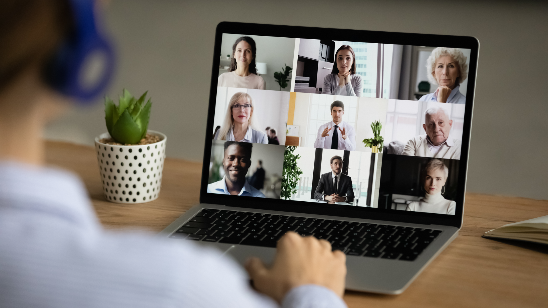 7 Essential Zoom Tips to Run Better Meetings