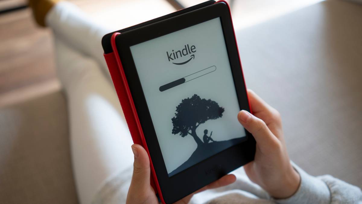 How to Force Your Kindle to Check for New Books