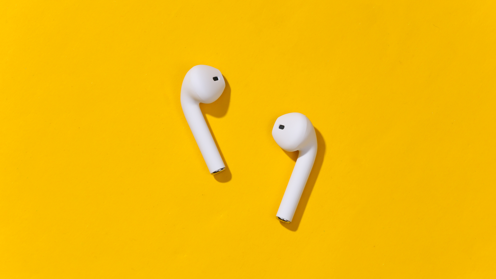 Here's How to Properly Clean Your Dirty Earbuds