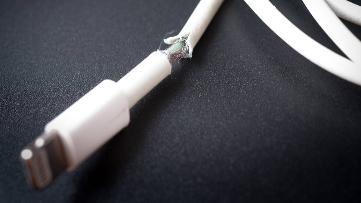 When to Replace Your Old Charging Cable