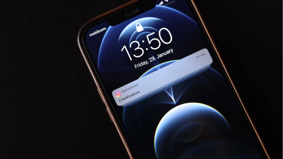 How to Manage Notification Grouping on iPhone