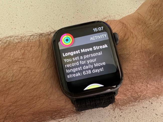 Everything You Need to Know About Your Apple Watch Move Goal