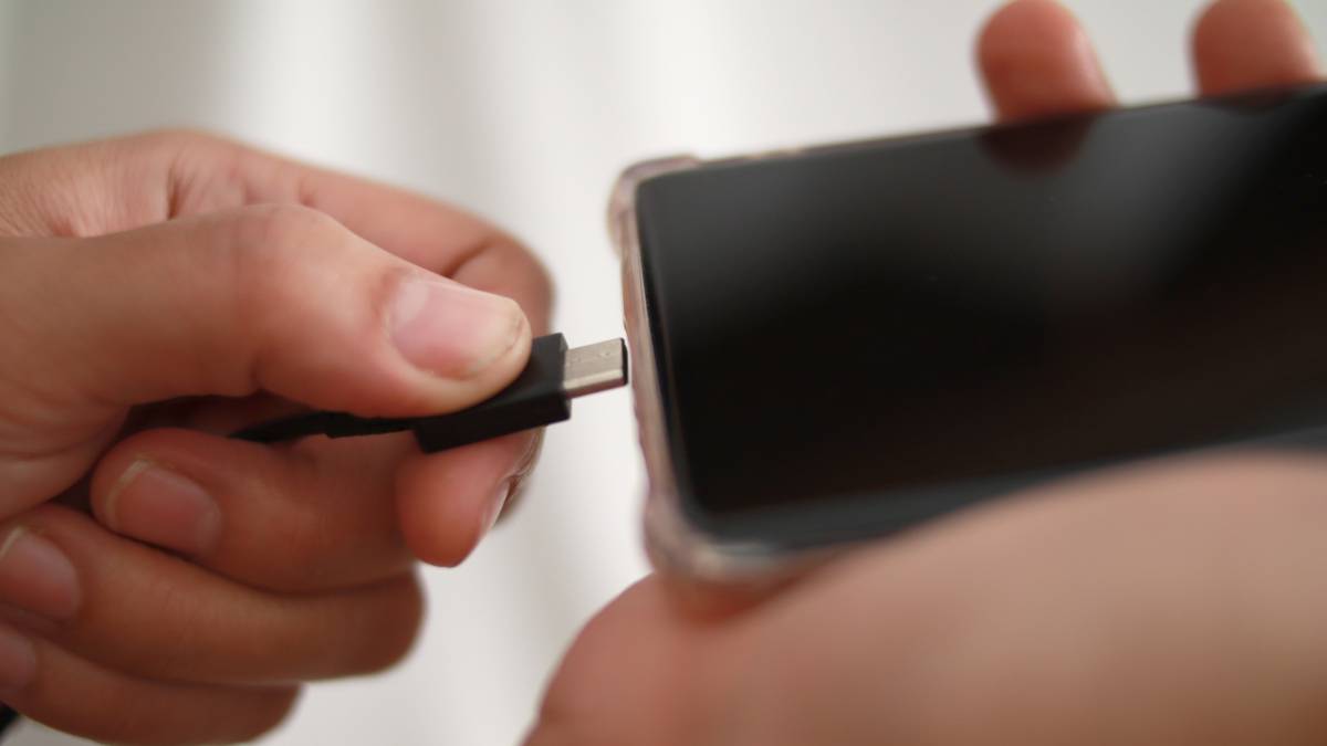 Why Won't My Phone Charge? 5 Fixes to Try