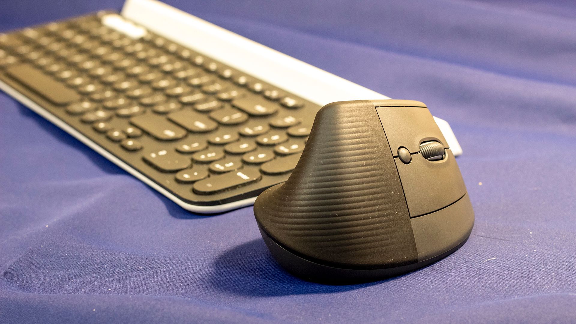 Logitech Lift Mouse Review: Great Ergonomics You Can Afford
