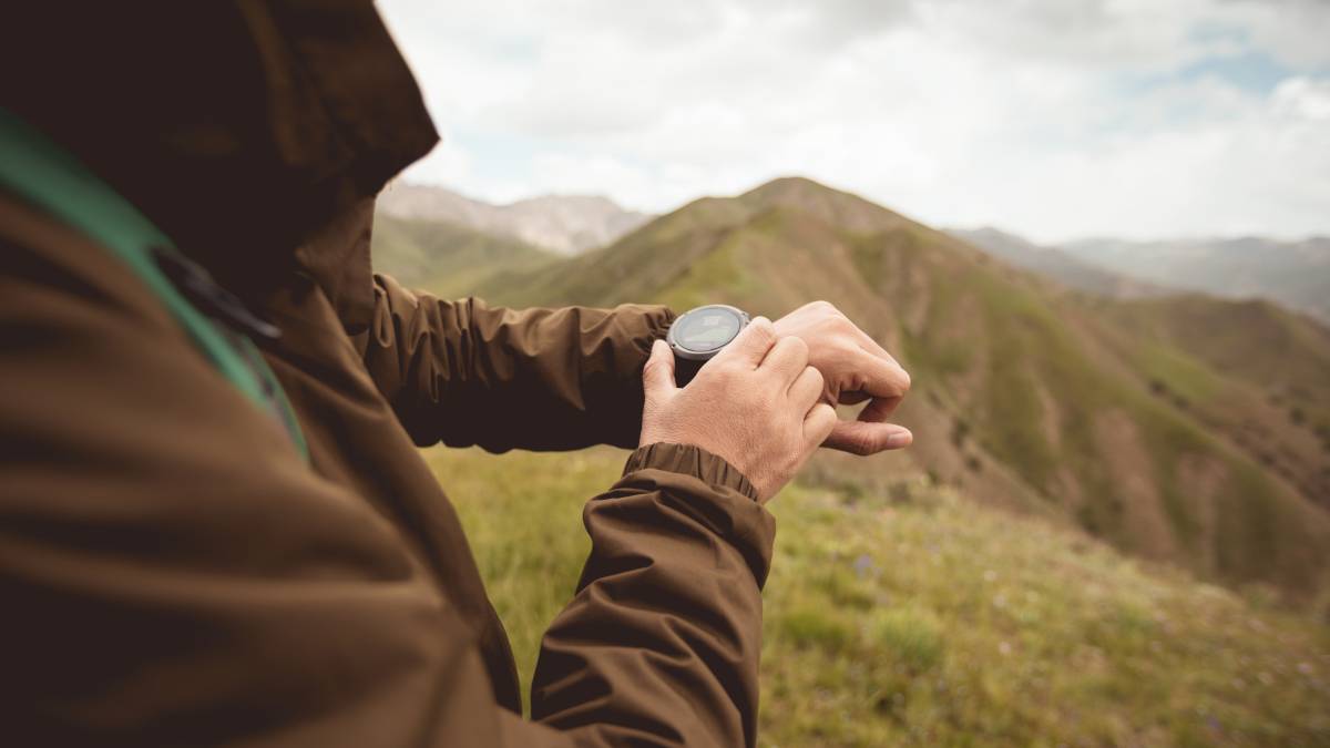 8 Reasons Hikers and Walkers Should Get a Smartwatch