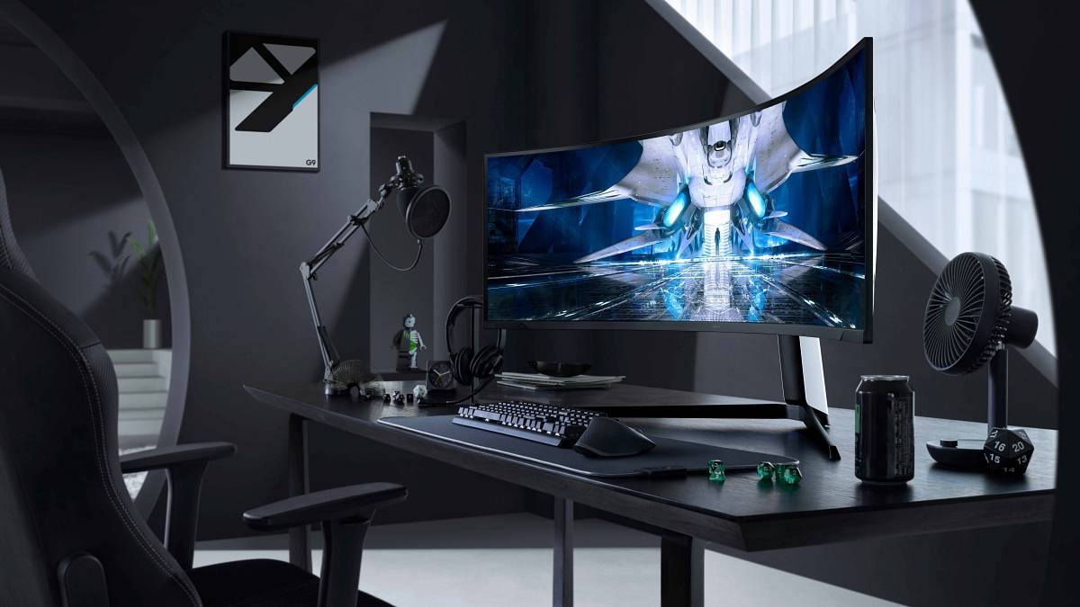 What Is a 1000R Curved Monitor?