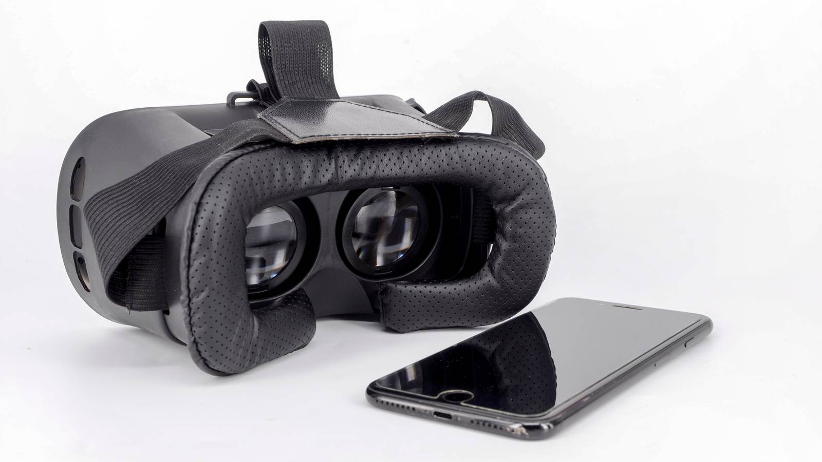 Apple's Upcoming AR/VR Headset Is Bonkers