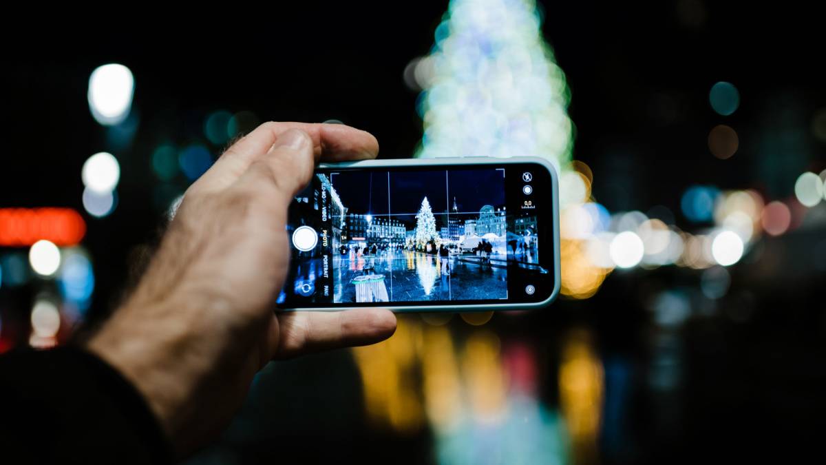 How to Take Photos in 16:9 on iPhone