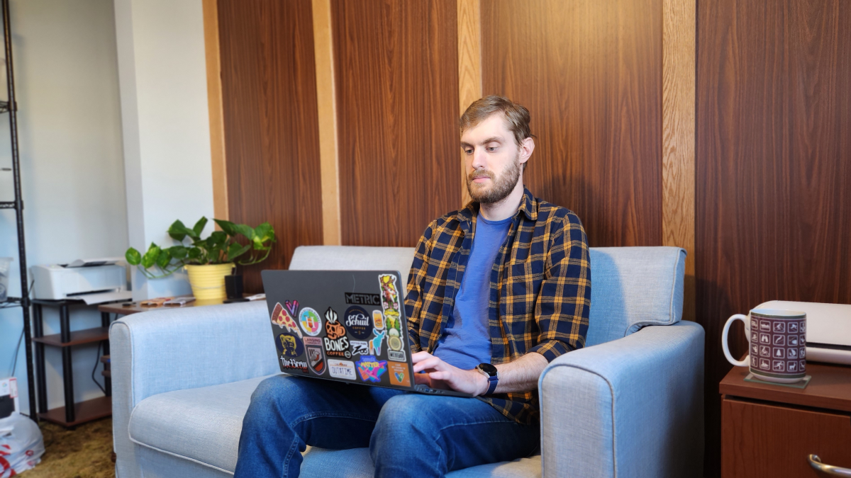 7 Work From Home Tips I've Learned in 10+ Years of Doing It
