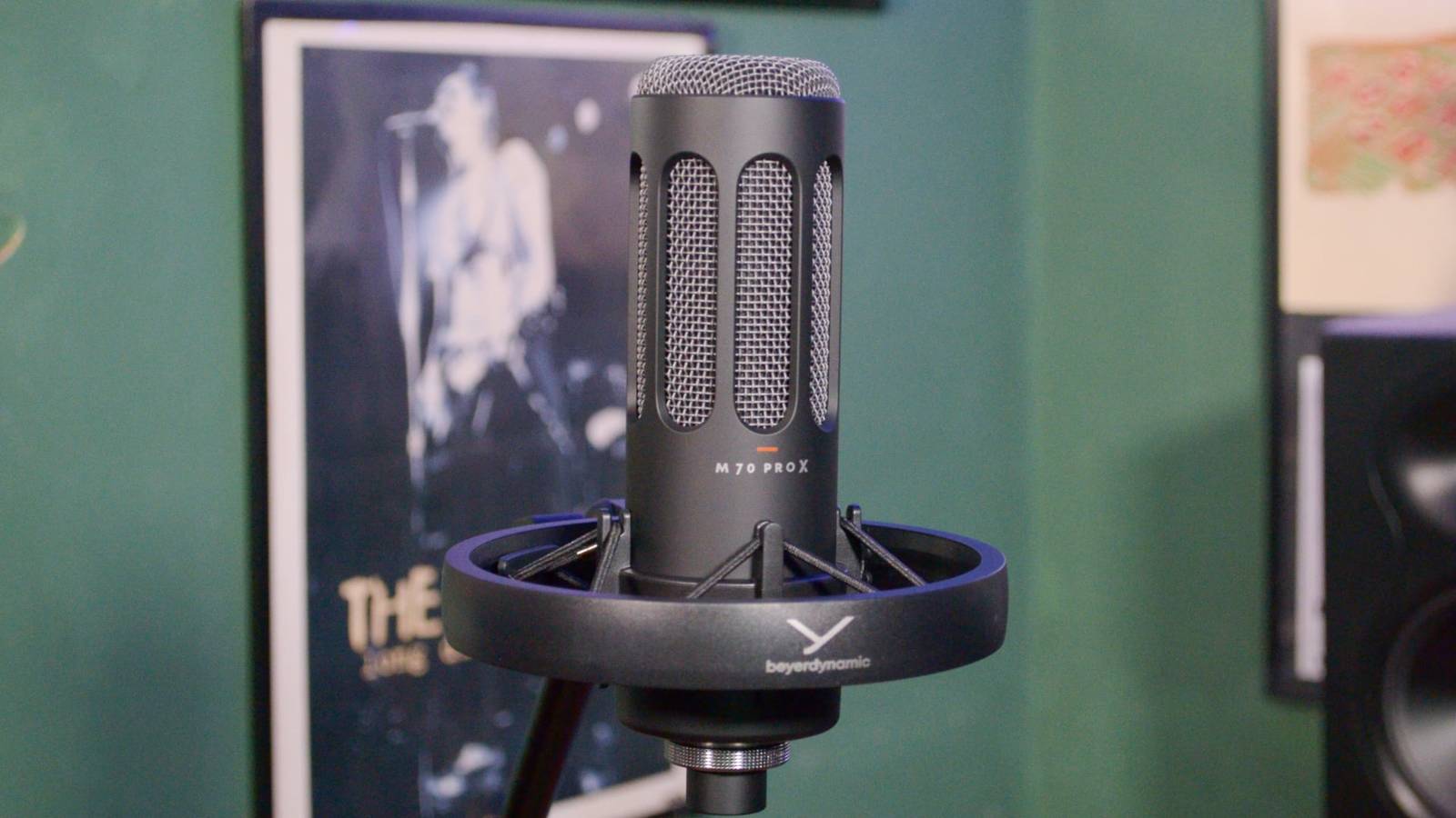 Beyerdynamic M 70 PRO X Review: A Great Mic For Podcasters and Streamers