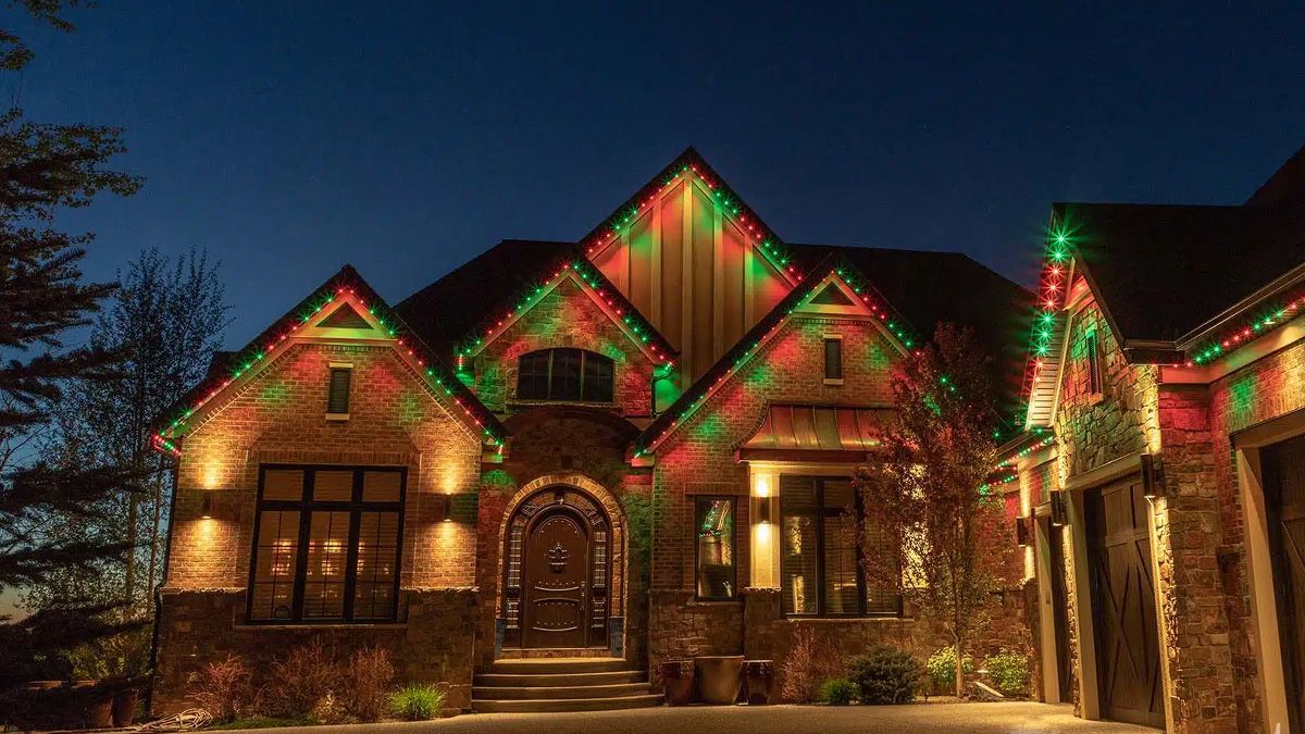 Computer-controlled Lights and Music Synced into Christmas Rock Spectacular