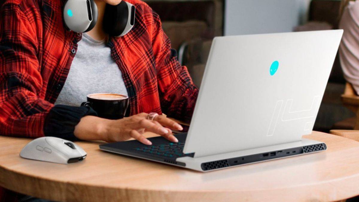 Game Anywhere on the Slim Alienware x14 Laptop for $400 Off