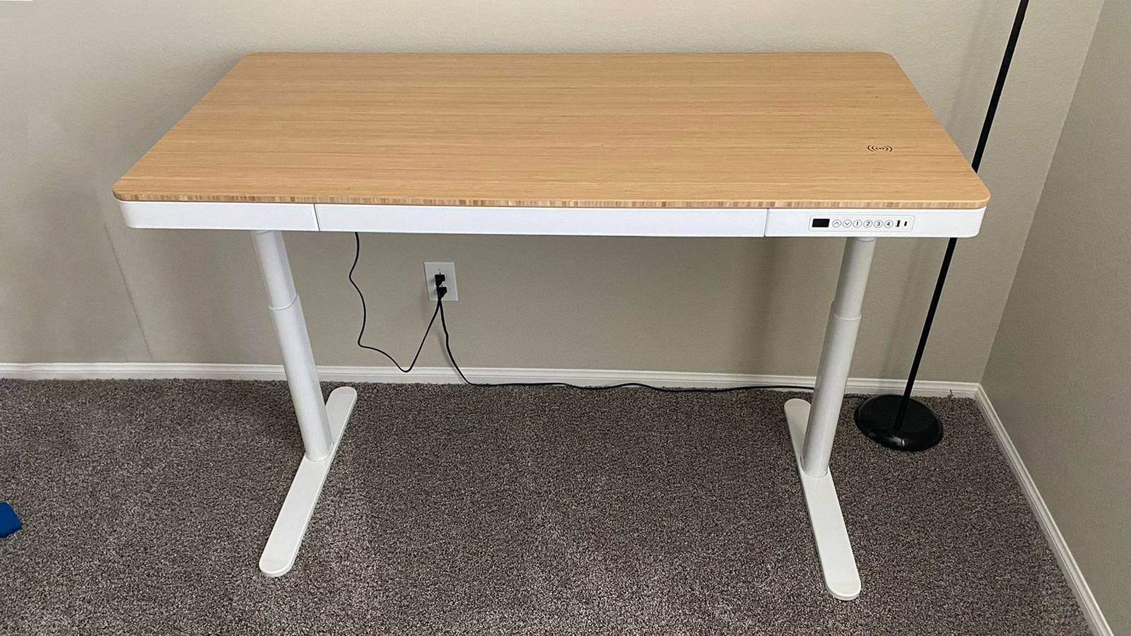 FlexiSpot Comhar Pro Standing Desk (Q8) Review: Premium With Few Pitfalls
