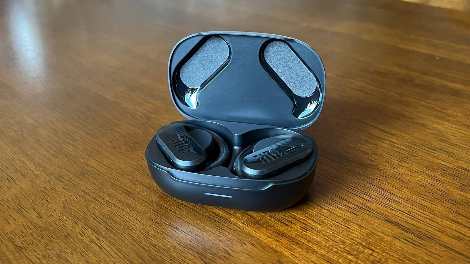 JBL Endurance Peak 3 Earbuds Review: Well-Armed Workout Buds