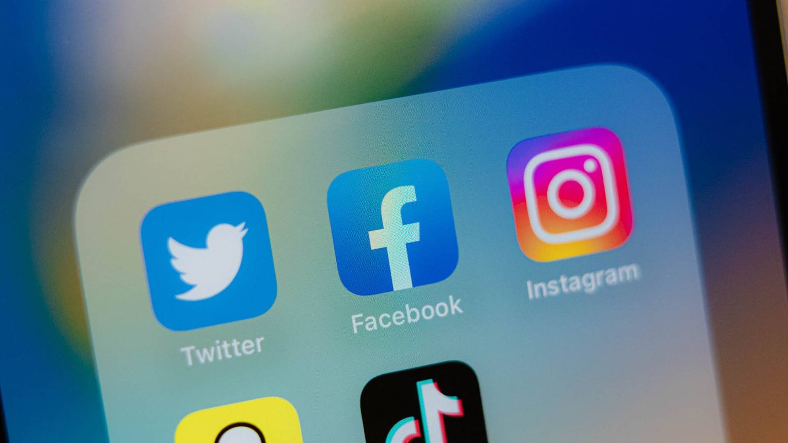 How to Login to Facebook Without a Code Generator