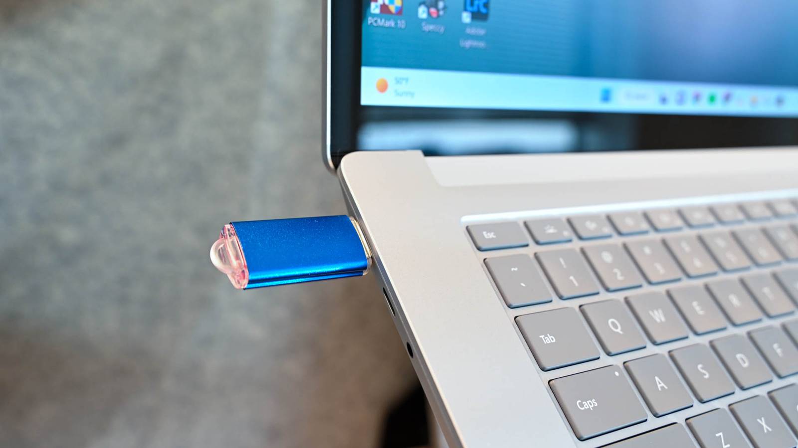 How to Format a USB Drive to FAT32 on Windows 11 or Windows 10