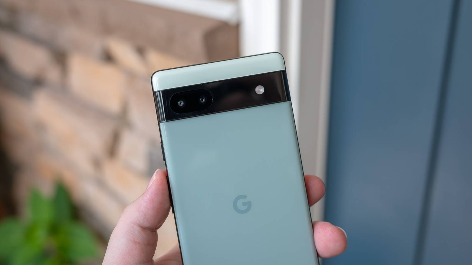 One of the Last Android 13 Updates Rolling Out for Pixel Devices