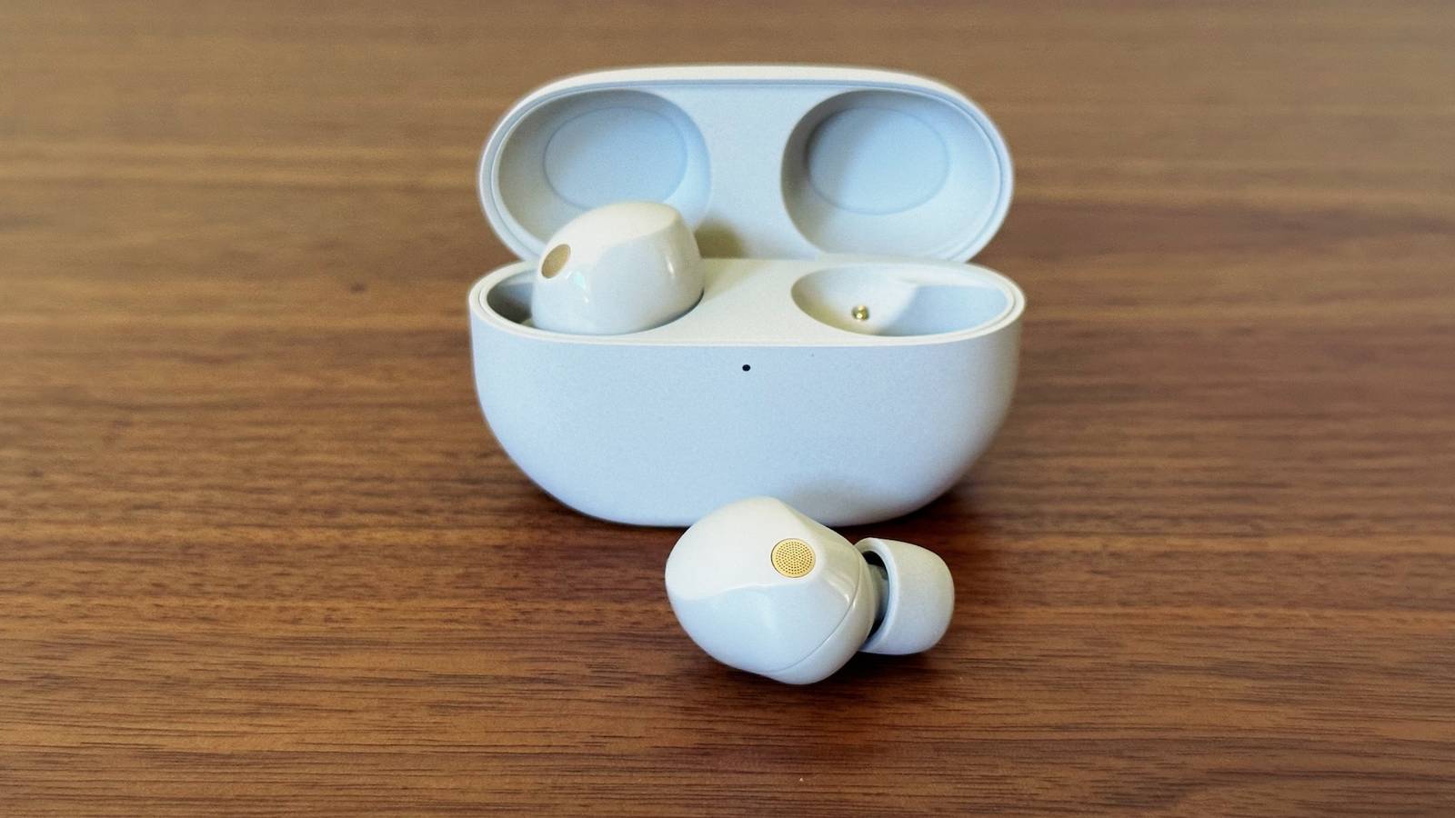 Sony’s Premium WF-1000XM5 Earbuds Get a Huge Discount