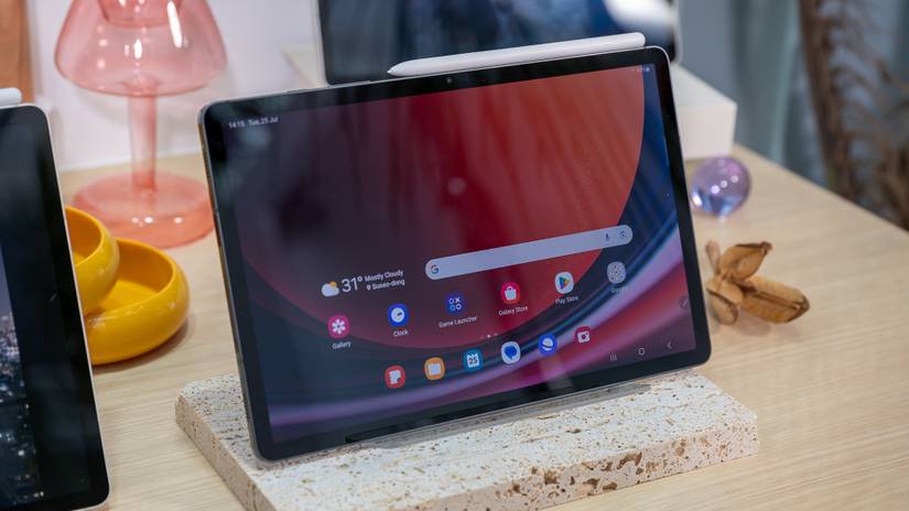 Samsung Galaxy Tab S9 FE vs. iPad 10th Gen: Battle of the Middle
