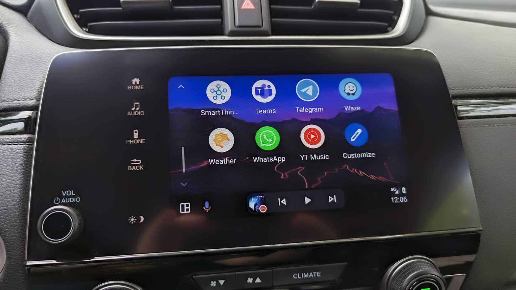 Single-DIN vs. Double-DIN Car Head Units: What’s the Difference?