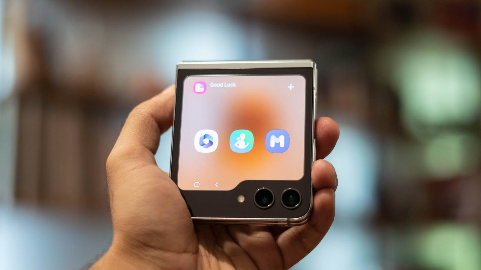 How to Run Any App on the Samsung Galaxy Z Flip 5's Cover Display