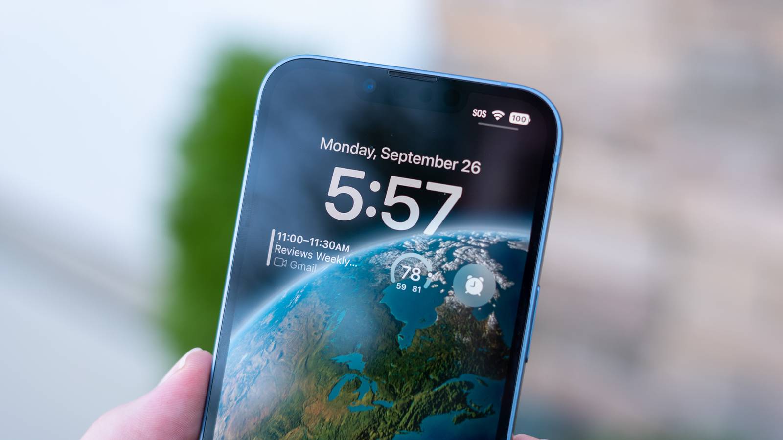 How to Add Text to Your iPhone Lock Screen