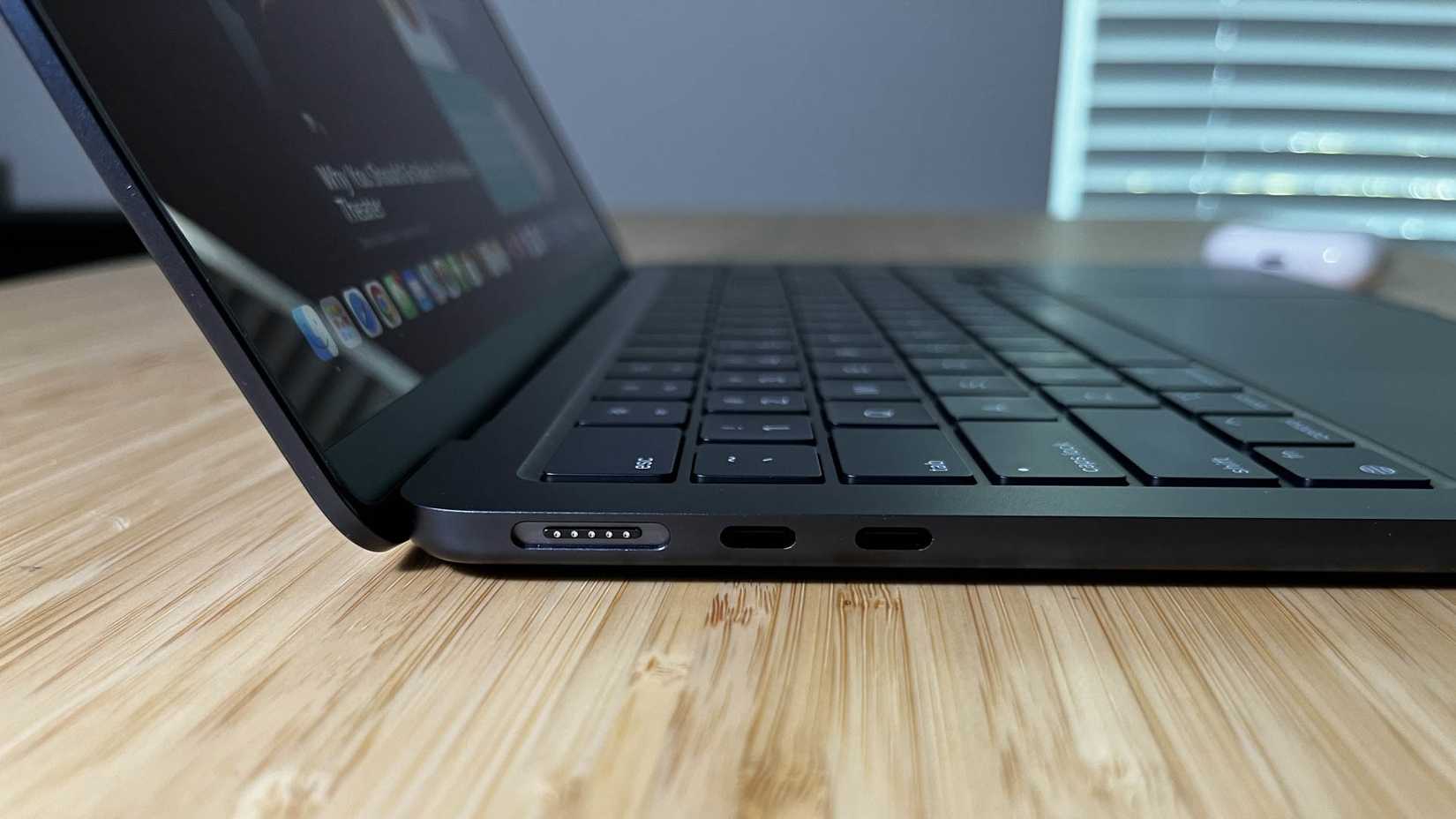 9 Reasons Your Laptop Needs a Docking Station