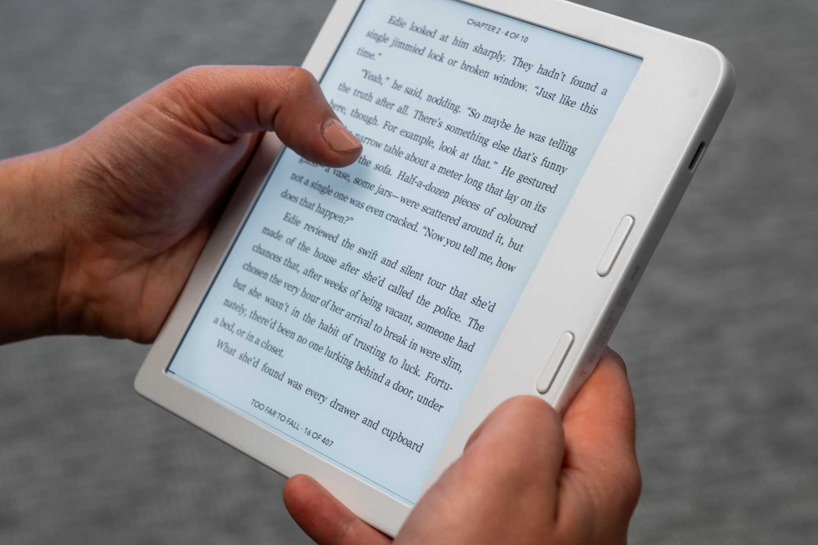 I Love Physical Books, But These 8 Things Made Me Switch to Ebooks