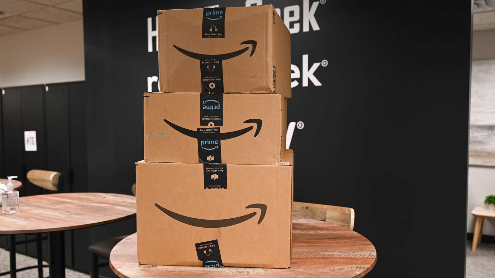 I Love Physical Books, But These 8 Things Made Me Switch to Ebooks