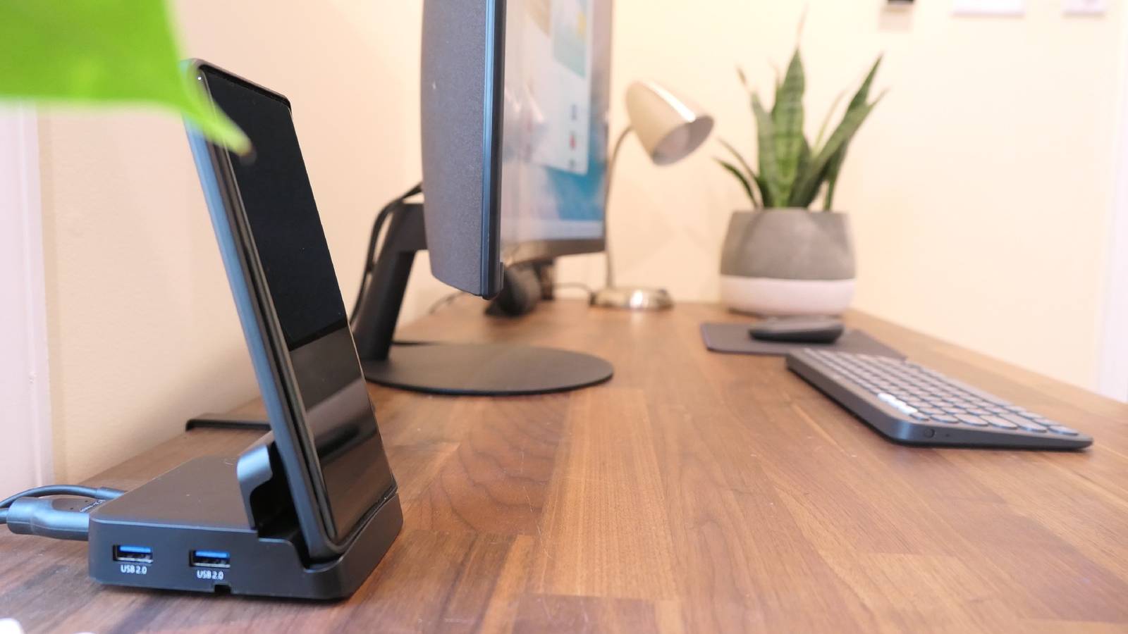 7 Unconventional Types of Computer Monitors