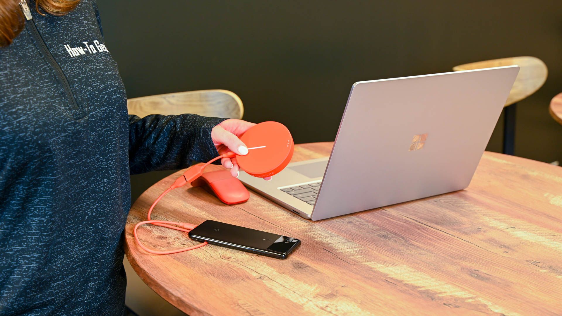 Is a Dedicated Mobile Hotspot Really Better Than Phone Tethering?