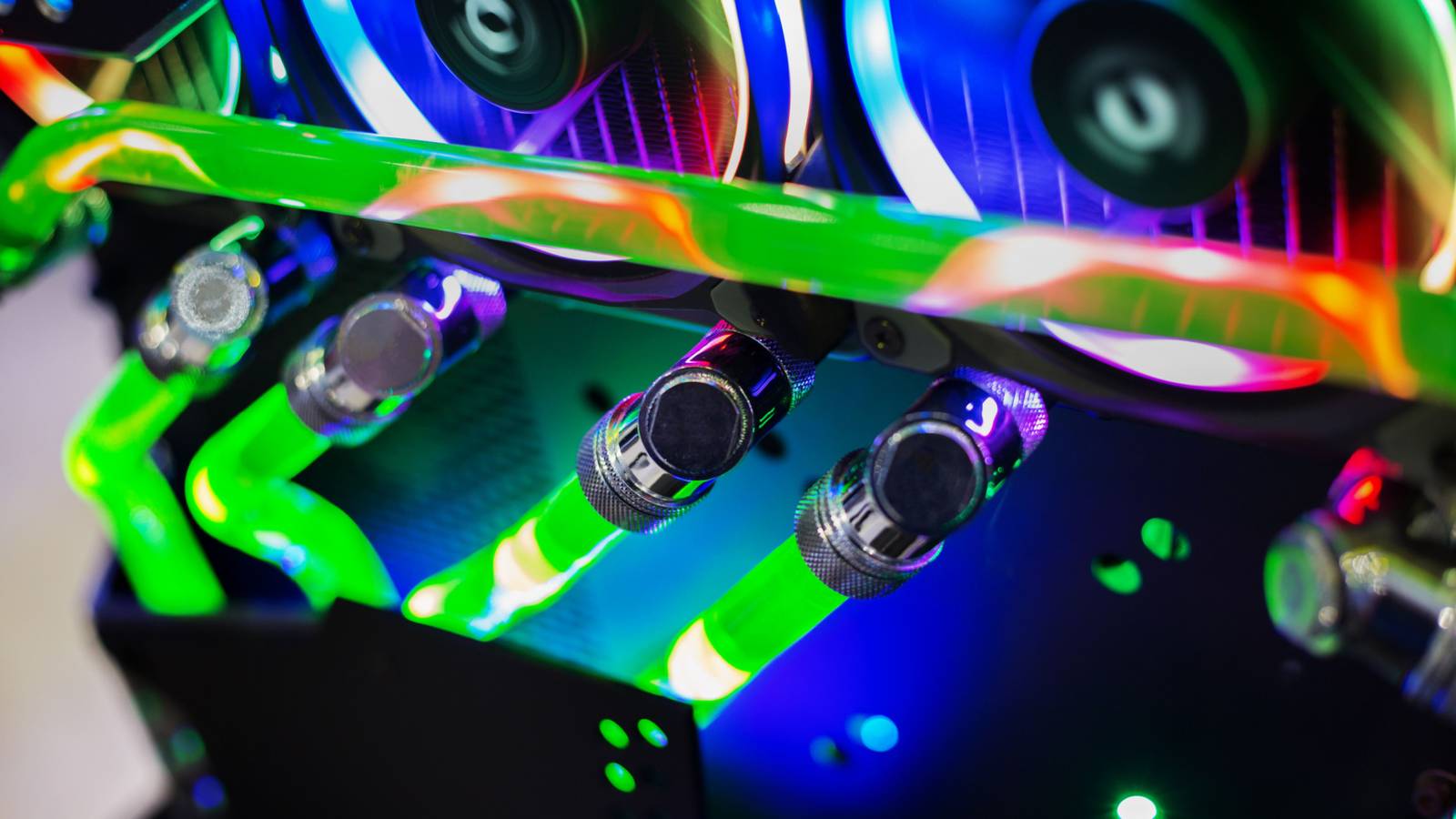 Custom Water Loops: Should You Still Be Using Them?