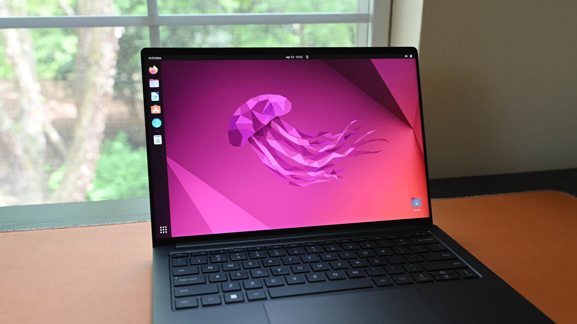 Why I Love the i3 Window Manager on Linux