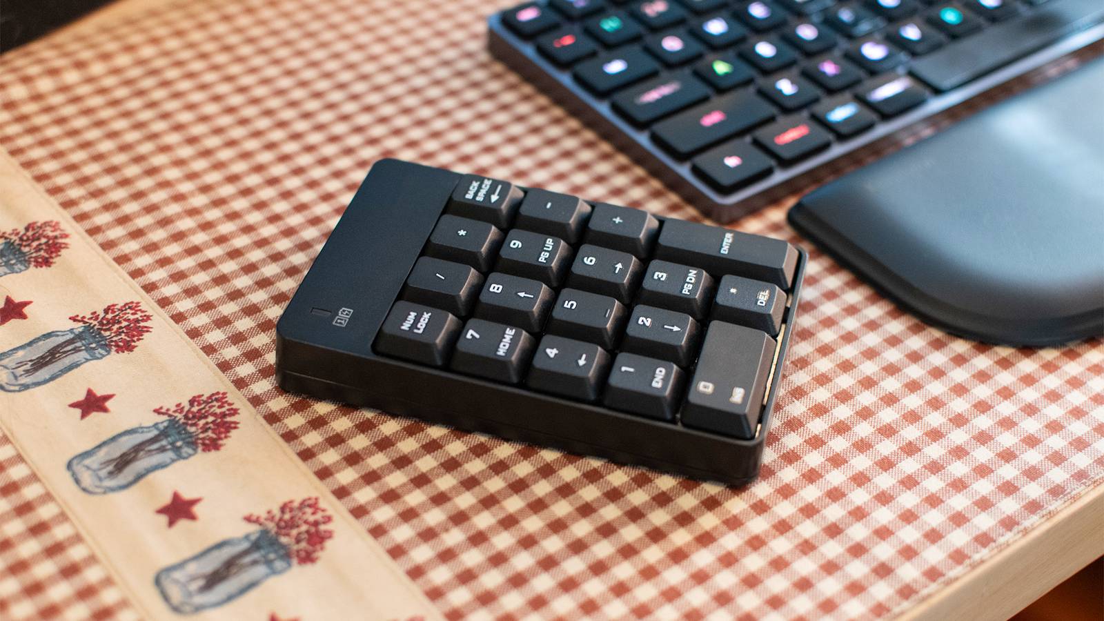 You Might Need a Numpad on the Left Side of Your Keyboard, Here's Why