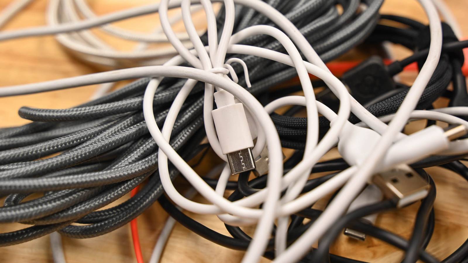 What Are USB Gen 1, Gen 2, and Gen 2x2? USB 3.2 Generations Explained