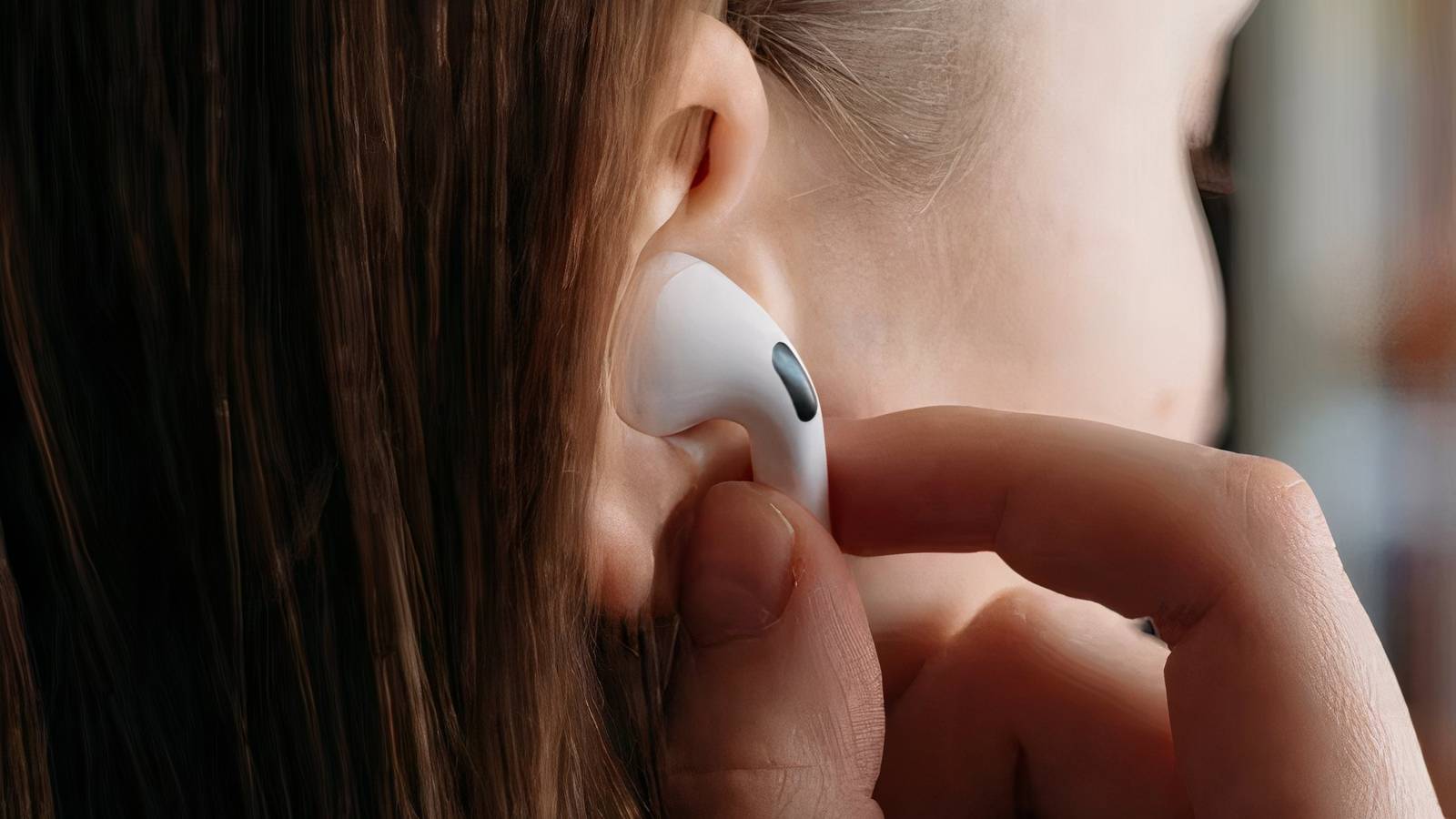 Ear Tip Fit Tests: How Do They Work, and Are They Accurate?