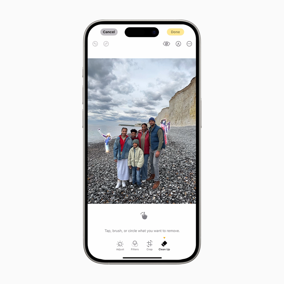 Clean Up Removes Distractions From Your iPhone Photos (Here's How It Works)