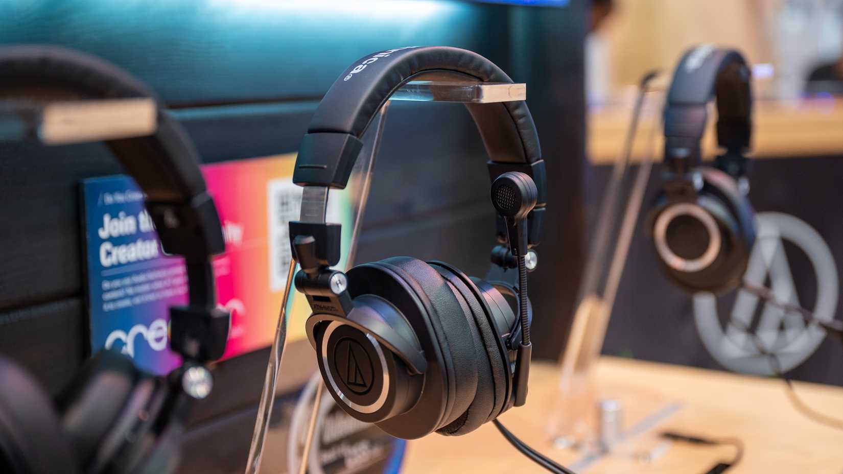 Bluetooth Headphones vs. Wired: Pros and Cons of Each Setup