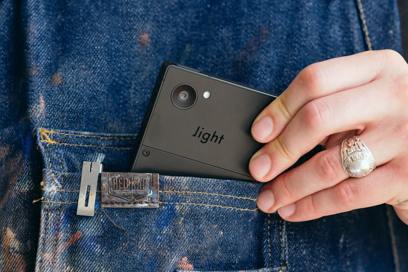 Why I Pre-Ordered the Light Phone 3, a Minimalist Phone With Screws and ...