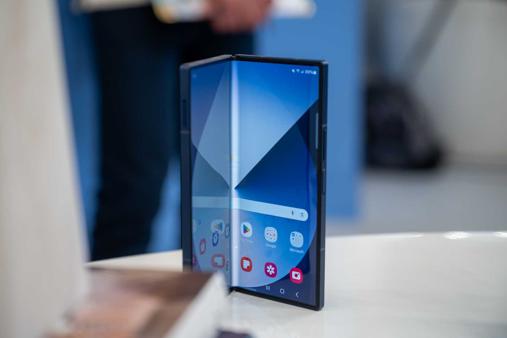 Samsung Galaxy Z Fold 6 Has a Much Better External Screen