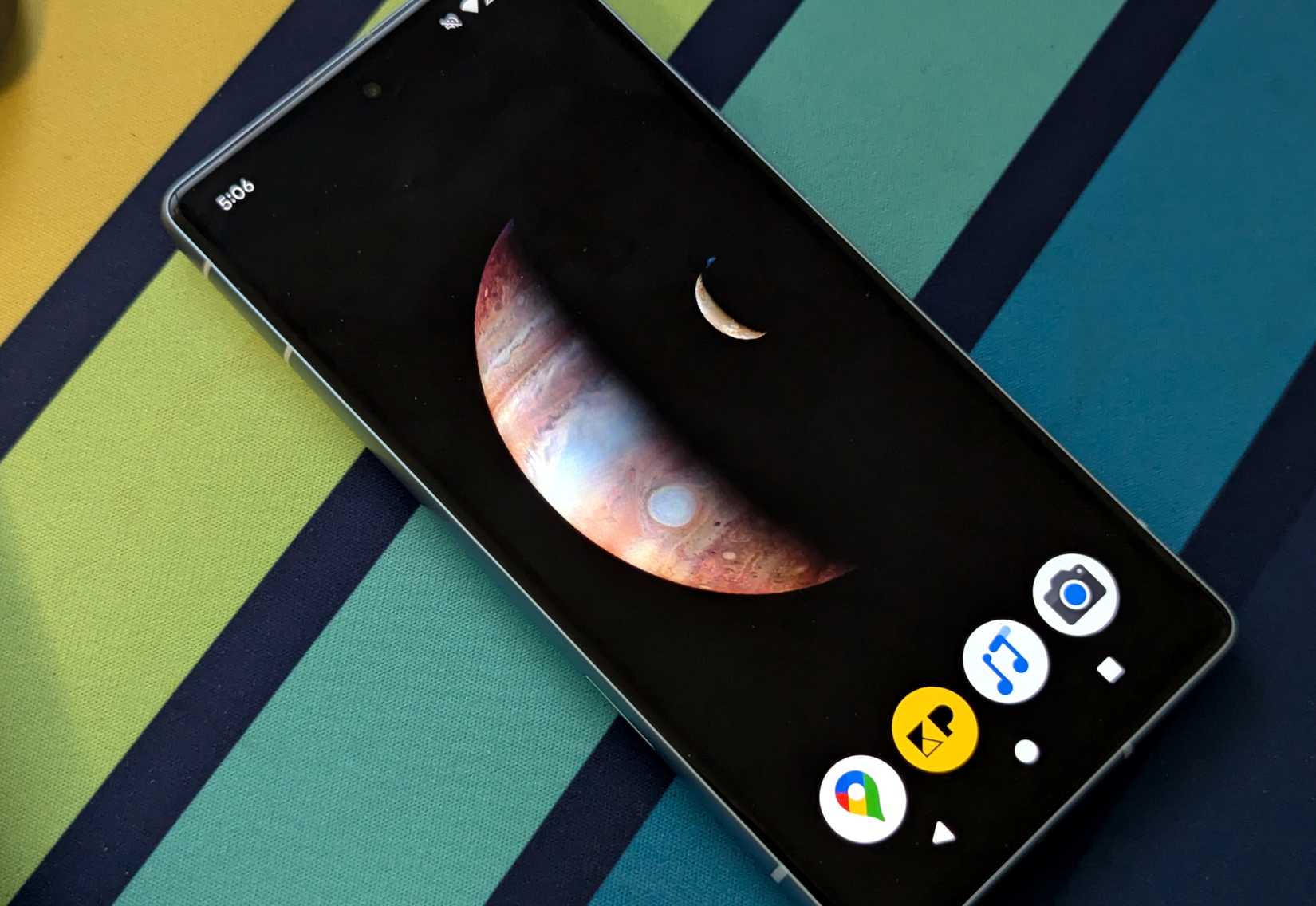 Old Phones Make Great Music and Podcast Players for Kids