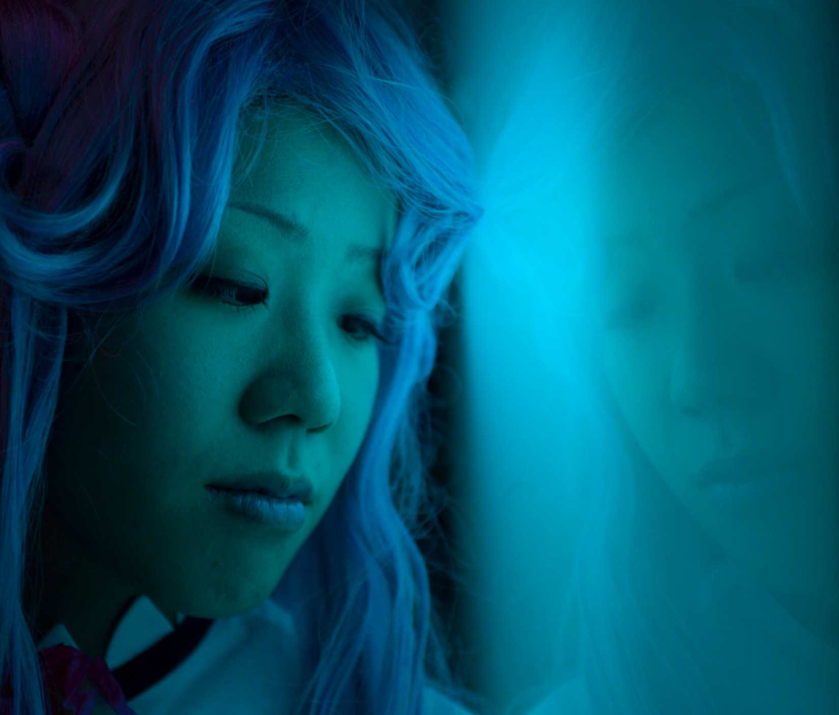 How to Use Available Light to Create Striking Photos With Your Smartphone