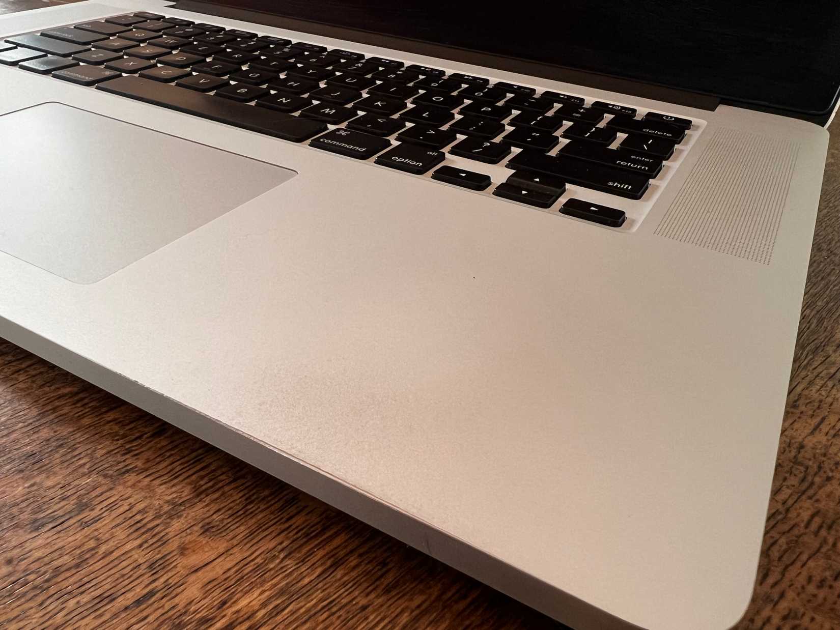 The Big Reason You Should Get a Silver MacBook (Even if Darker Colors ...