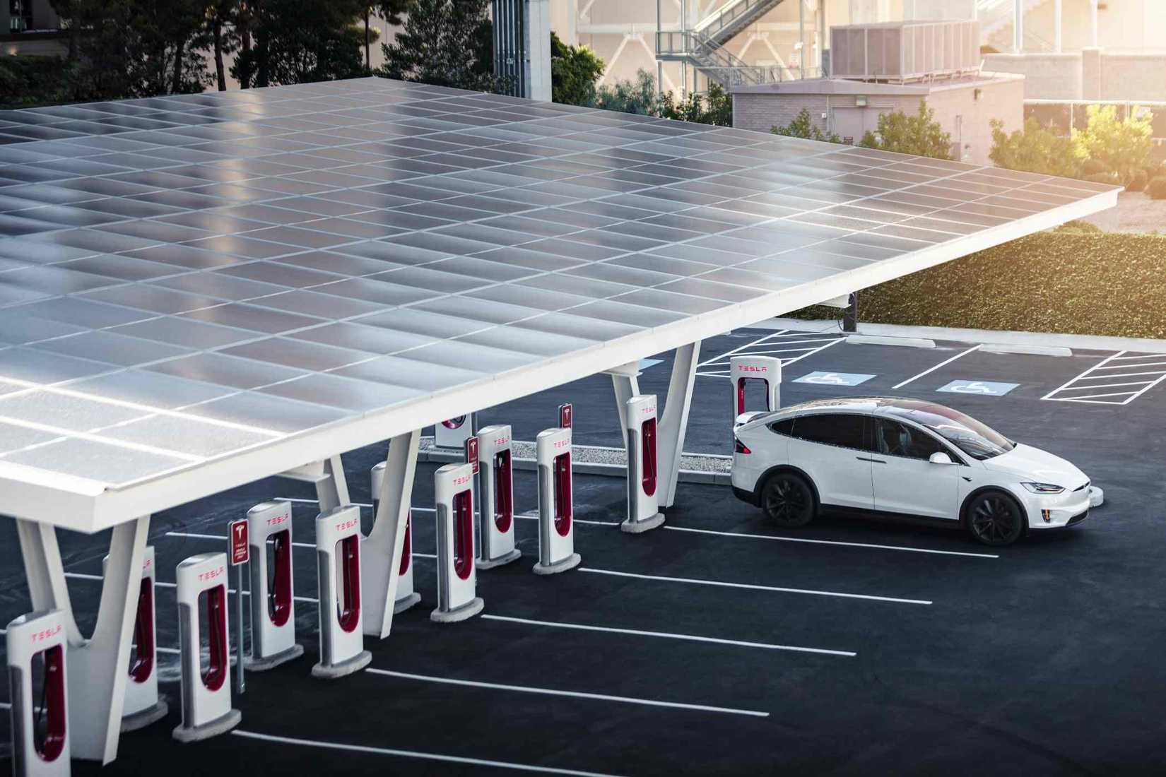 Tesla Still Hasn't Opened Up Its Superchargers to Everyone